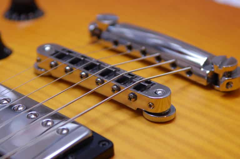 Le diapason et la compensation | Câbler sa guitare